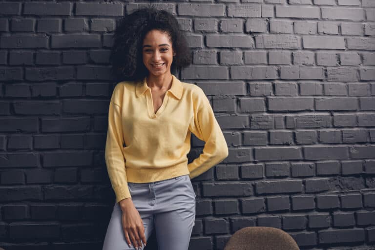 Why Does My Hair Feel Like Straw? Causes, Fixes, and Products