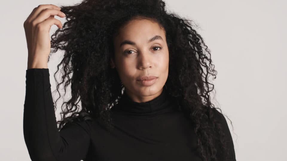 How to Thin Out Hair With and Without Thinning Shears