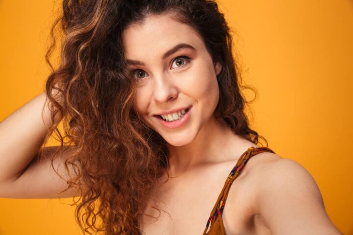 How to Get Messy-Looking Hair for Girls & Guys: Step-By-Step