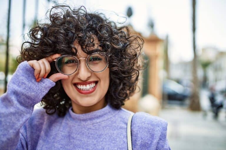 How to Get Rid of Flyaways in Your Hair and on Top of Head