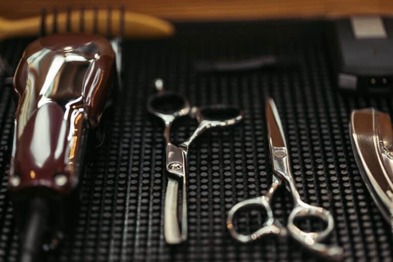 How to Sharpen Clipper Blades With and Without a Stone